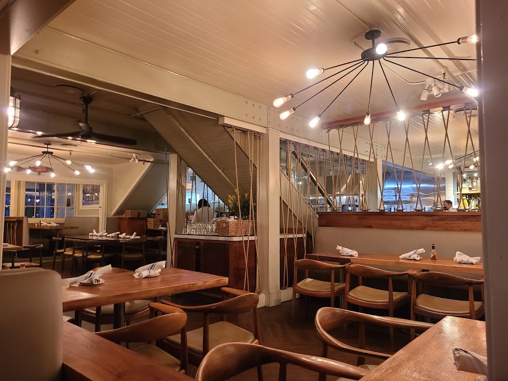 Bluewater Boathouse Seafood Grill – RestaurantJump