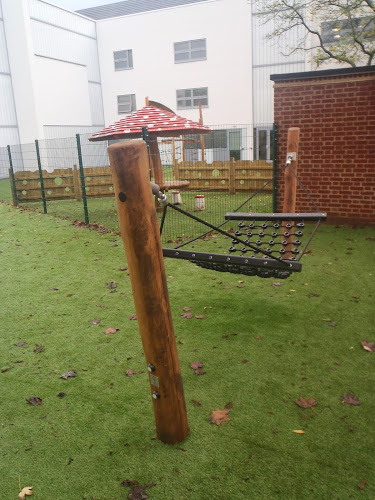 6 reviews of Queensmill School (School) in London (London)