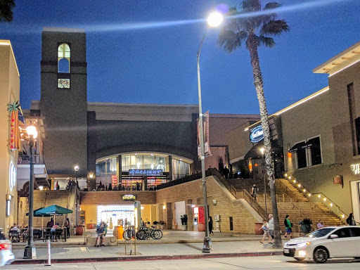 Movie Theater «ArcLight Cinemas - Pasadena», reviews and photos, 300 E ...