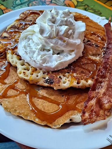 Treehouse Cafe | Quirky American Restaurant in Magnolia, Texas