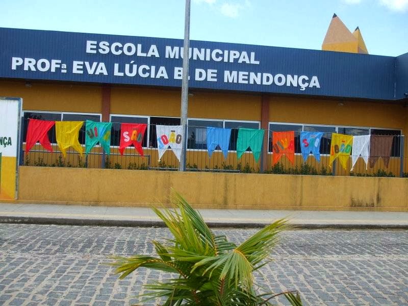 Escola Municipal Professora Eva Lúcia Bezerra de Mendonça na cidade ...