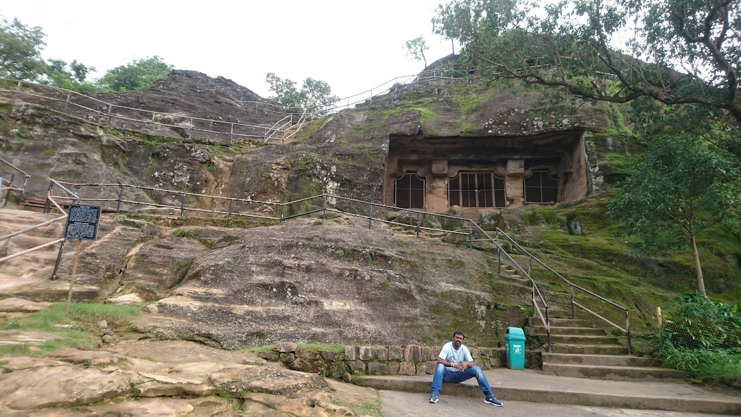 Shri Panch Pandav Caves. Pachmarhi in the city Pachmarhi