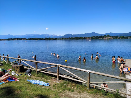 Tutte le spiagge di Lago Monate sulla mappa con foto e recensioni🏖️ ...