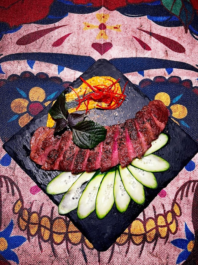 台中市西屯區 Hugh's Bar - 台灣餐廳推薦 手搖推薦 甜點推薦 買一送一 優惠訊息