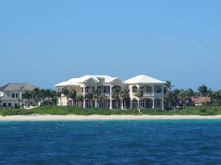 Smugglers beach 🏖️ Paradise island, The Bahamas - detailed features ...