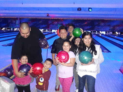 Bowling Alley «Brunswick Zone Classic Lanes», reviews and photos, 1800 ...