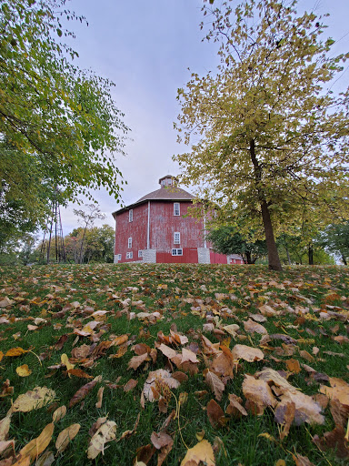 Tourist Attraction «Secrest 1883 Octagonal Barn», reviews and photos ...