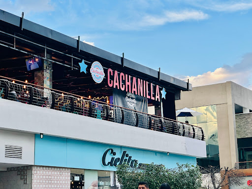 Restaurante Cervecería Cachanilla Constituyentes en Corregidora