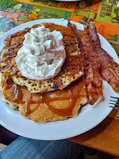 Treehouse Cafe | Quirky American Restaurant in Magnolia, Texas