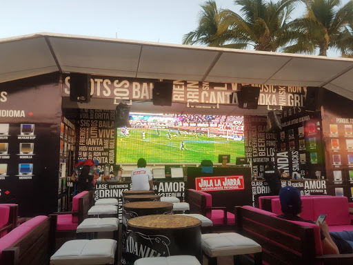 Restaurante Jala La Jarra - Restaurante, Bar & Beach Club - en Manzanillo