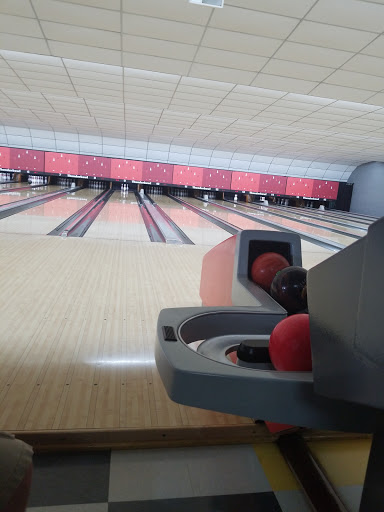 Bowling Alley «Thunderbowl Lanes», reviews and photos, 805 S Main St ...