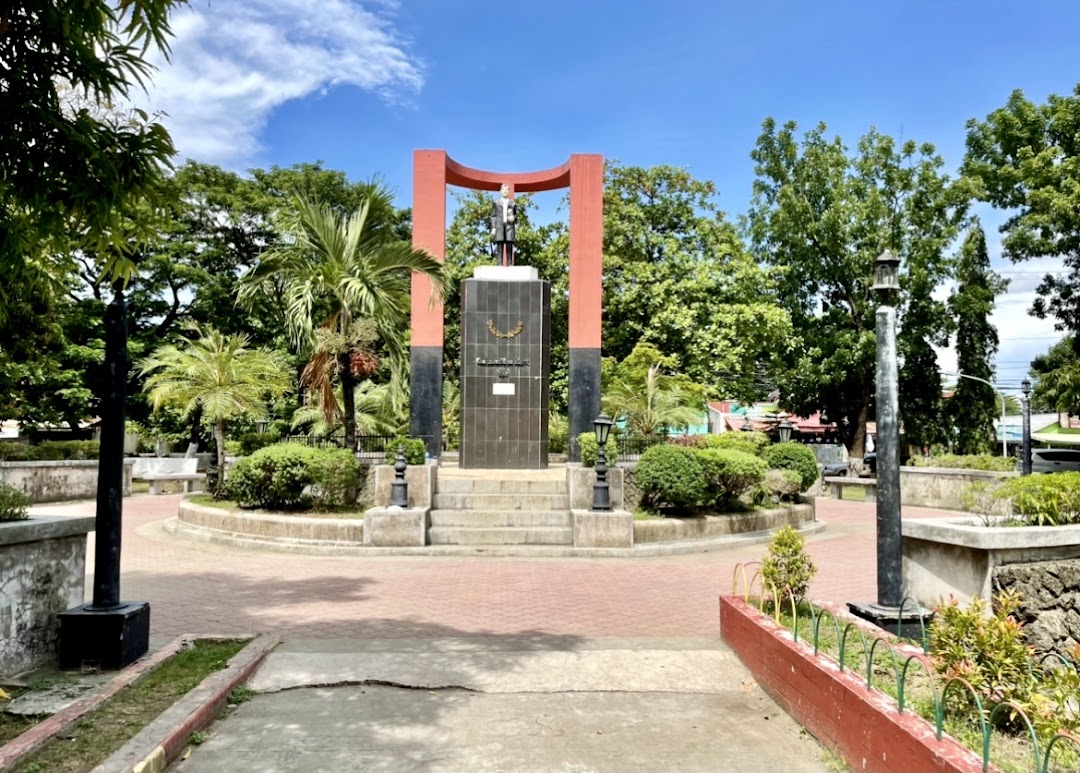 Jose Rizal Monument - Cavite City sa lungsodLungsod ng Cavite