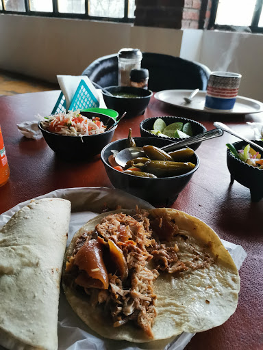 Restaurante CARNITAS Y BOTANAS CHAPARACO "DON JOSE EL PINTOR" en Zamora
