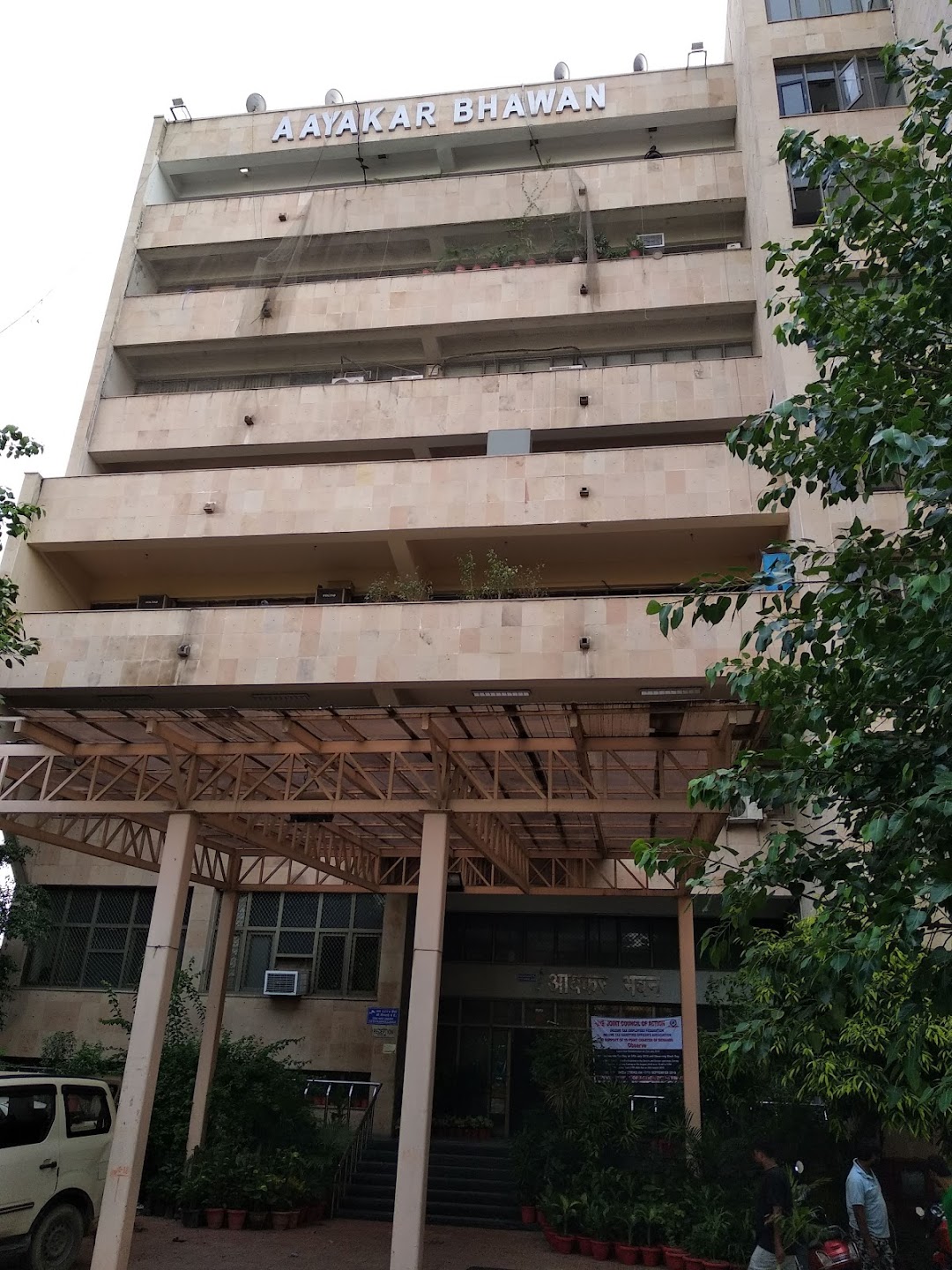 Aayakar Bhawan in the city Delhi