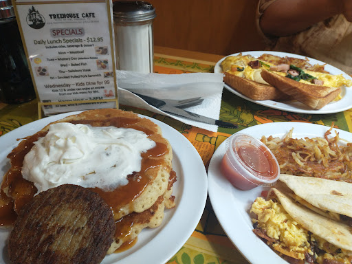 Treehouse Cafe | Quirky American Restaurant in Magnolia, Texas