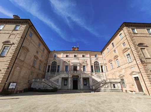 Castello di Govone, Govone