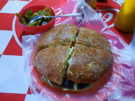 Restaurante HAMBURGUESAS GIGANTES - LA ÚLTIMA CENA DE MATÍAS BURGUER en ...
