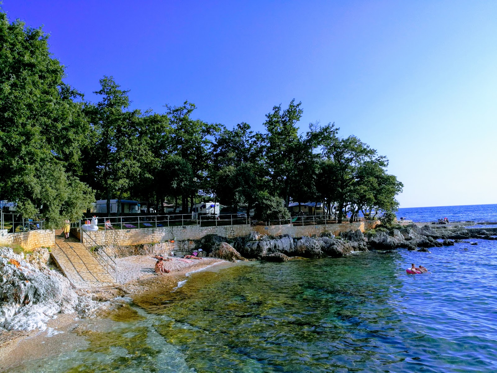 Bijela Uvala beach Strand (Grgeti, Gespanschaft Istrien) auf der Karte ...