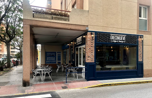 Restaurante Diecinueve coffee and bakery en Cádiz