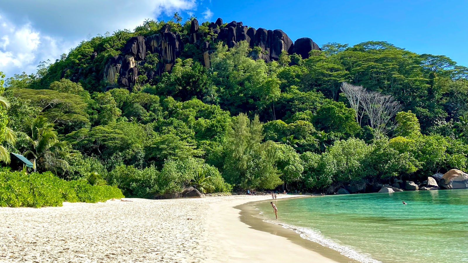 Anse Louis Beach 🏖️ Mahé-Insel, Seychellen - detaillierte Funktionen ...