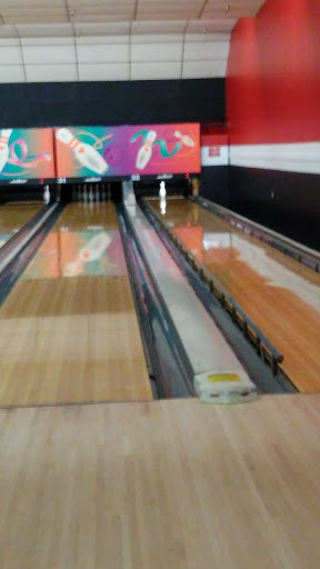 Bowling Alley «AMF Leesburg Lanes», reviews and photos, 2813 W Main St ...