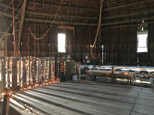 Tourist Attraction «Secrest 1883 Octagonal Barn», reviews and photos ...