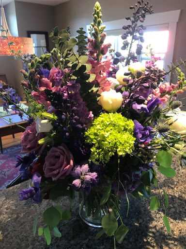 Fine Floral Designs - FLOWERS VICTORIA - 1-800-667-0880.