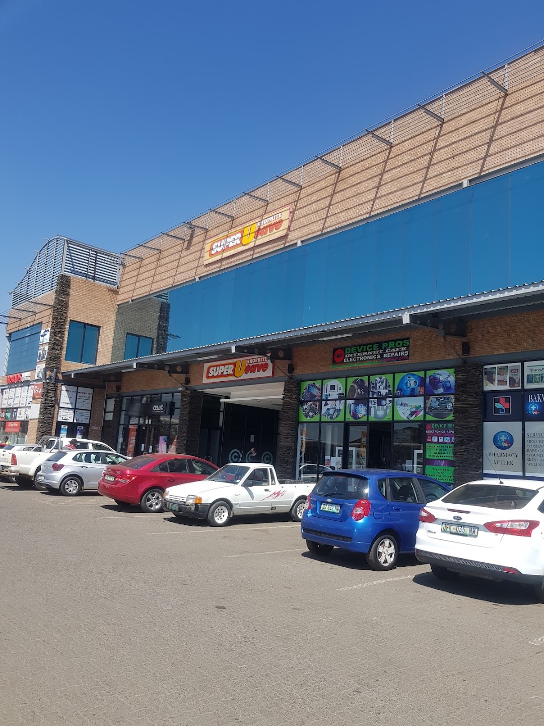 SHOPRITE SUPER U-save in the city Rustenburg