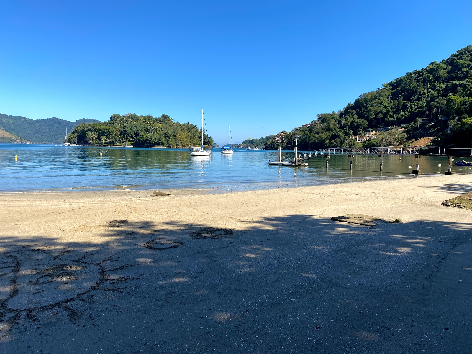 Genießen Sie die spektakuläre Aussicht auf Praia do Moleque in Rio de ...