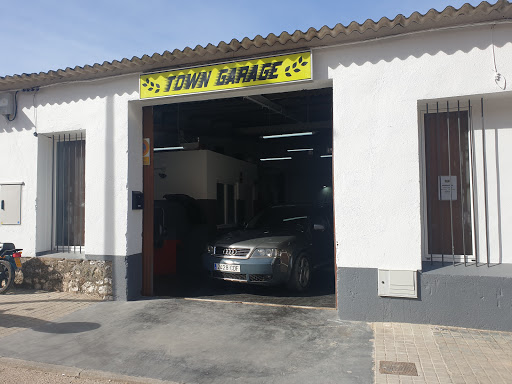 TOWN GARAGE - Chinchón ️ mundomotors