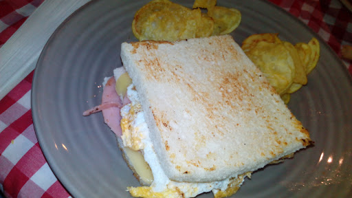 Restaurante Come y Calla en Chiclana de la Frontera