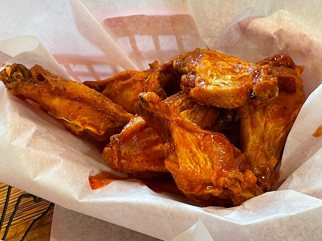 Legend Larry's - Manitowoc, WI 54220 - Menu, Reviews, Hours & Contact