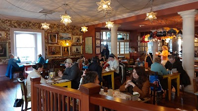 Cofio Lounge - Cafe Restaurant Bar