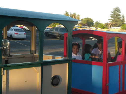 Drive-in Movie Theater «West Wind», reviews and photos, 1611 Solano Way ...