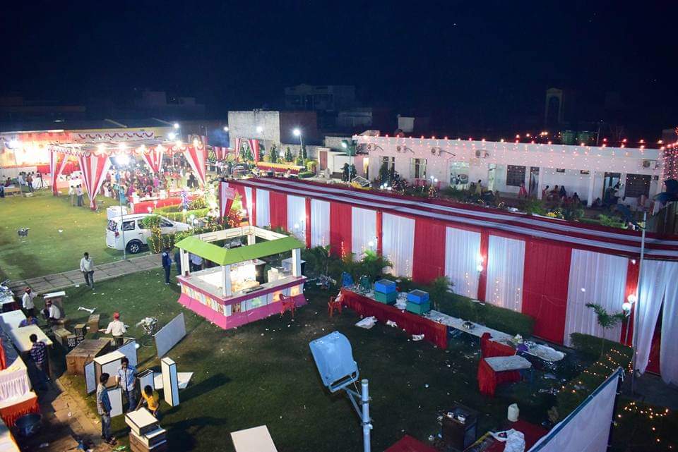 Bhagwan Das Palace, Ujhani in the city Ujhani