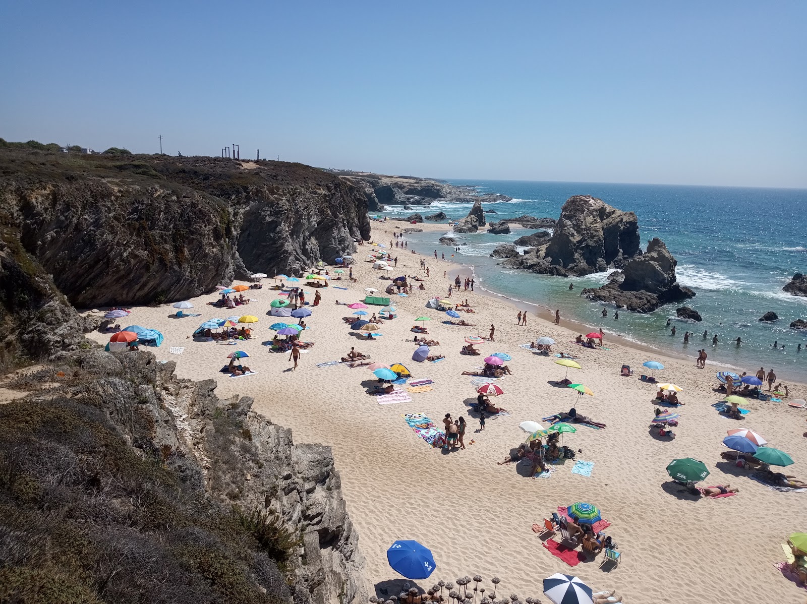 Praia da Samoqueira 🏖️ Porto Covo, Alentejo, Portugal - detailed ...