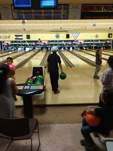 Sports Bar «Crown Lanes Bowling Center & Sports Bar», reviews and ...