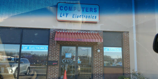Computer Store «L & Y Electronics», reviews and photos, 14824 Build ...