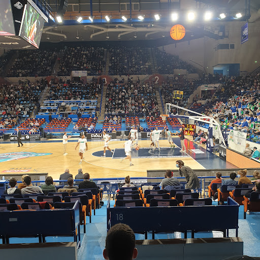 Palais Des Sports De Pau - Rue Suzanne Bacarisse, Pau - Zaubee