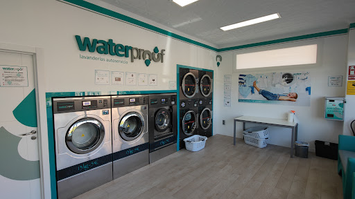 Waterproof Os Tilos - Lavandería en Teo