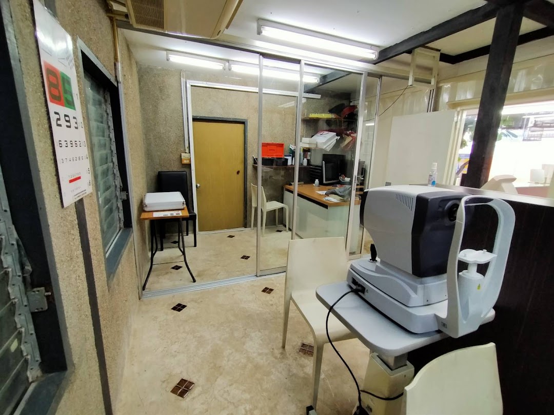 แว่นปุถุชน optics republic ในเมืองเขตจตุจักร