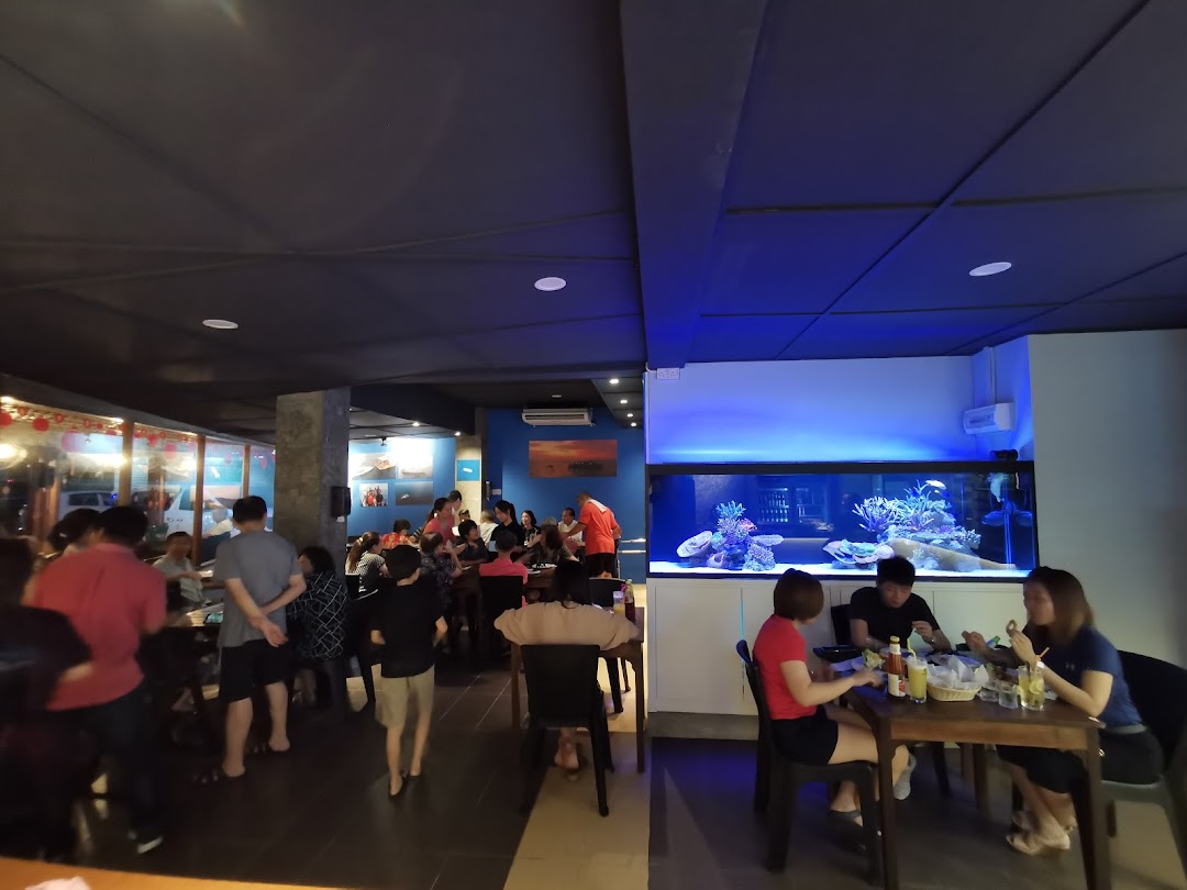 Dive Cafe & Grill di bandar Kuching