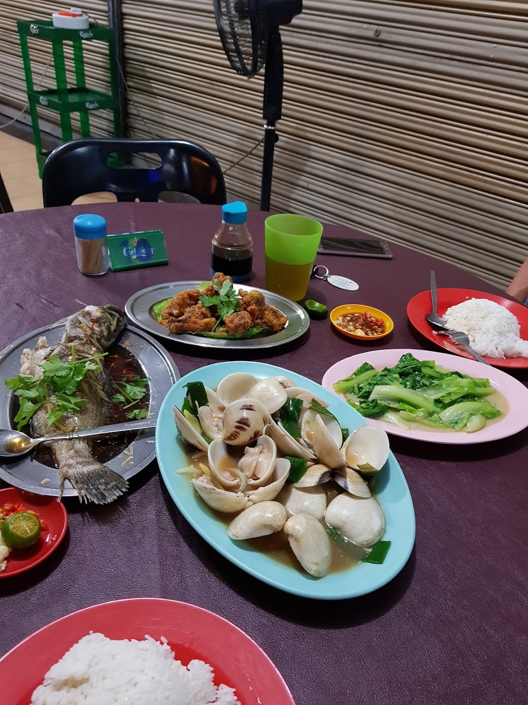 Kedai Makan Pukat di bandar Sandakan