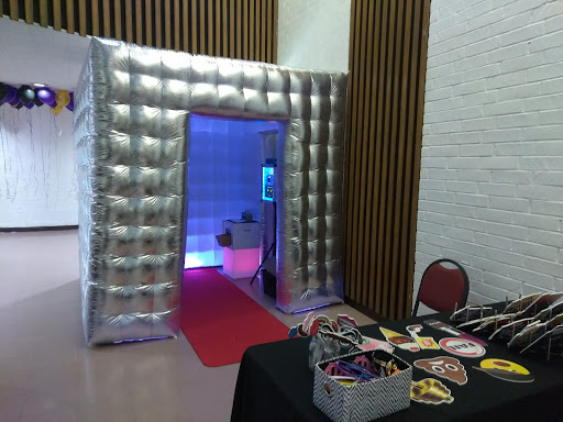 Auditorium «Lynwood Bateman Hall», reviews and photos, 11331 Ernestine ...