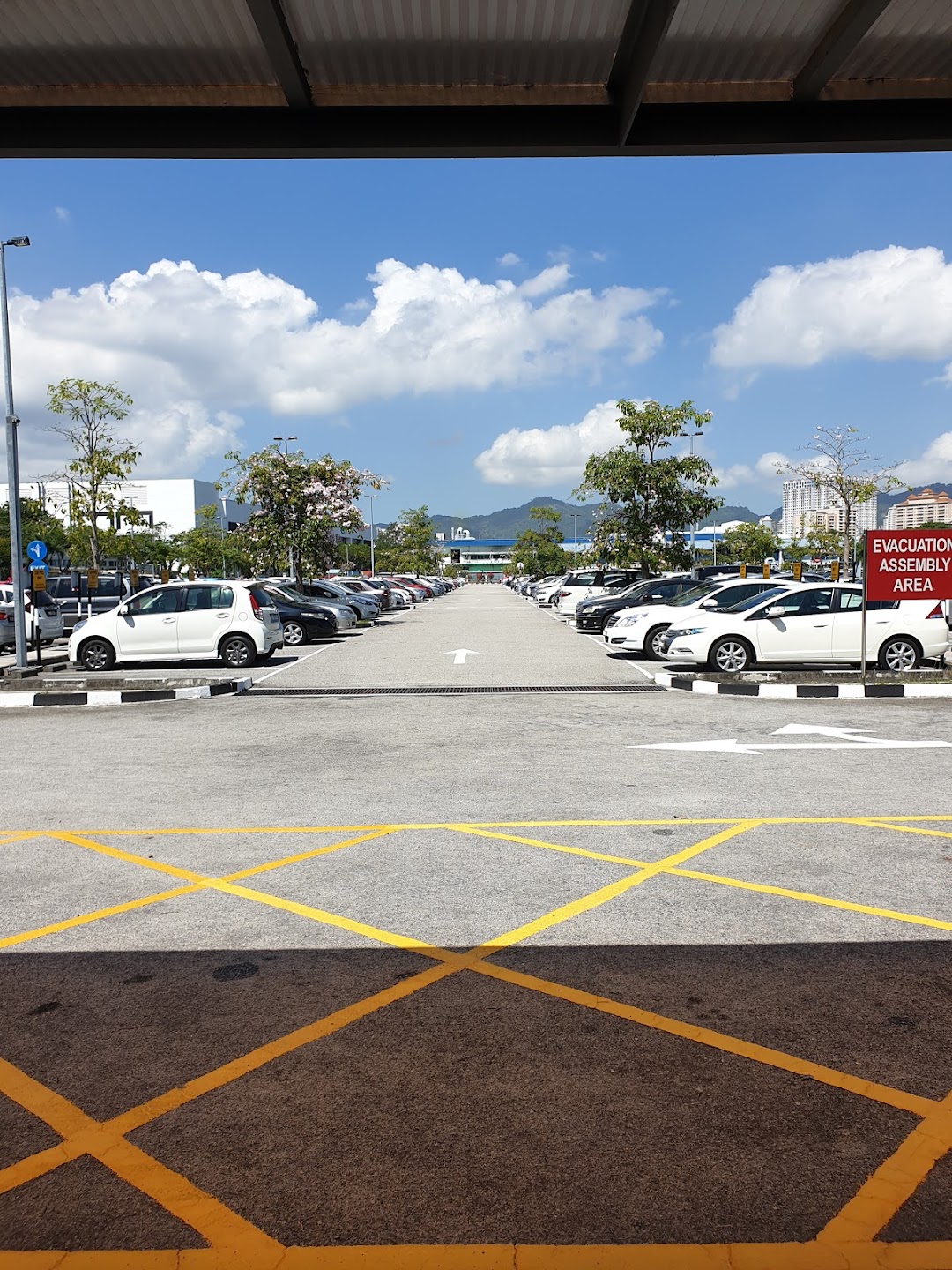 Intel PG7 Car Park Area di bandar Bayan Lepas