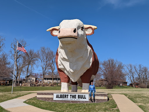Albert the Bull Park: World's Largest Bull - AZexplained
