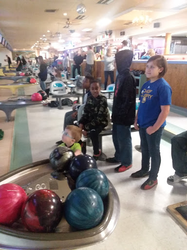 Bowling Alley «Pikeside Bowl», reviews and photos, 3485 Winchester Ave ...