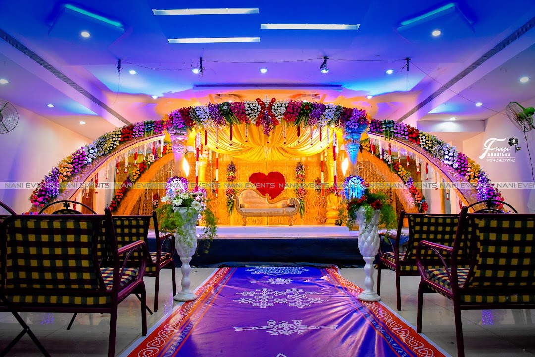 Sarathi Grand Function Hall in the city Eluru