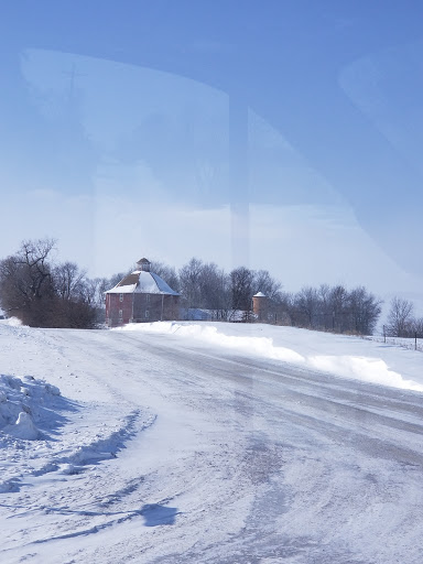 Tourist Attraction «Secrest 1883 Octagonal Barn», reviews and photos ...