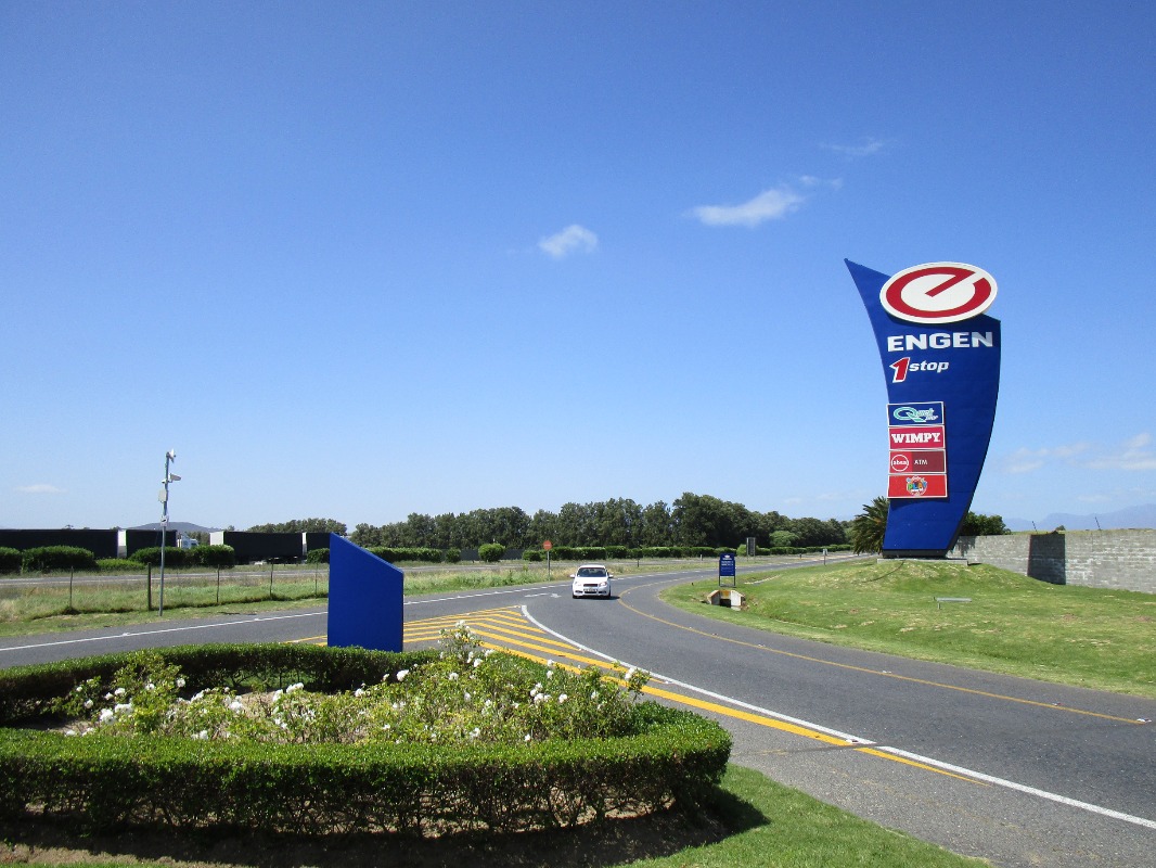 Engen View Service Station in the city Tembisa
